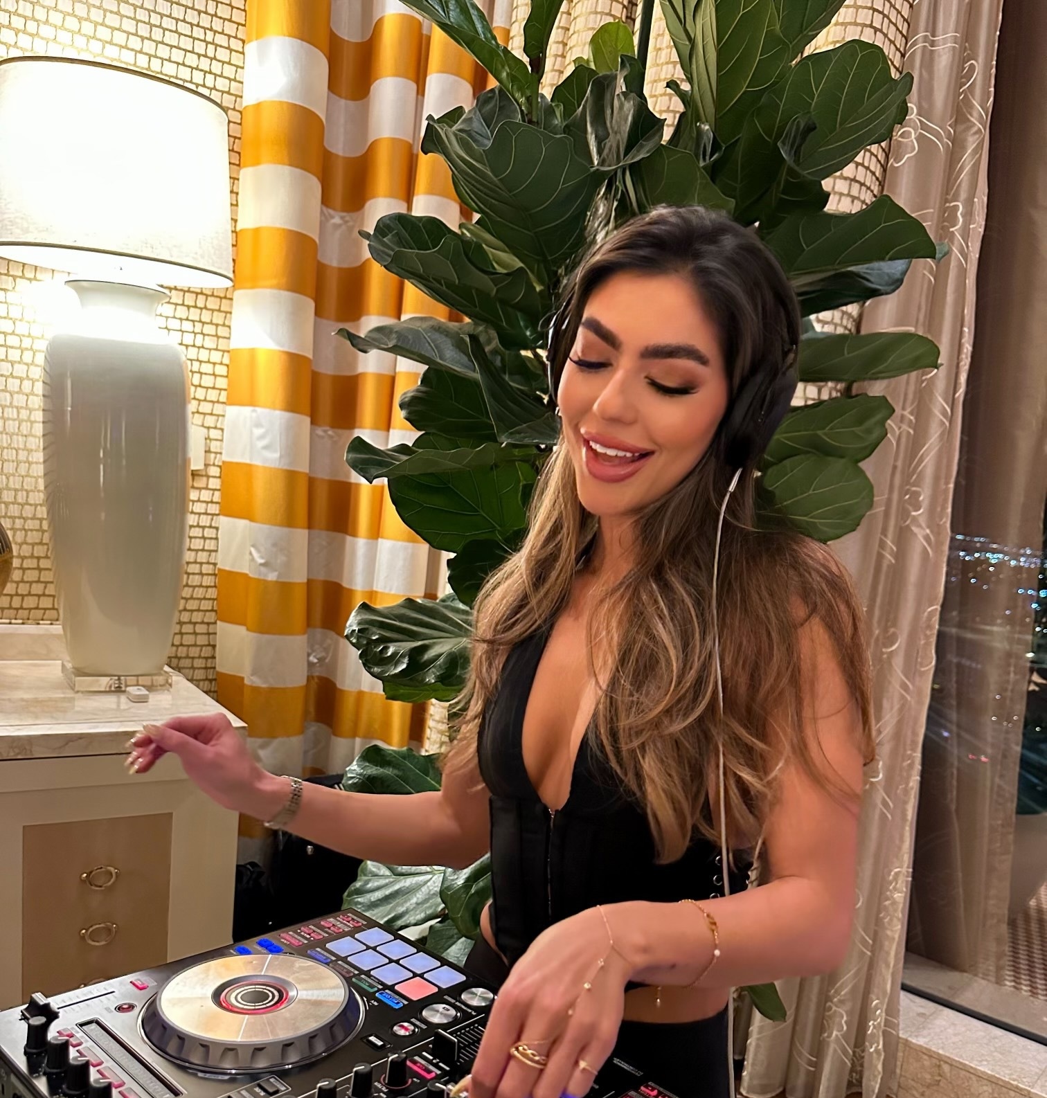 Event DJ Service - DJs for Hire in Vegas - Corporate Event DJ